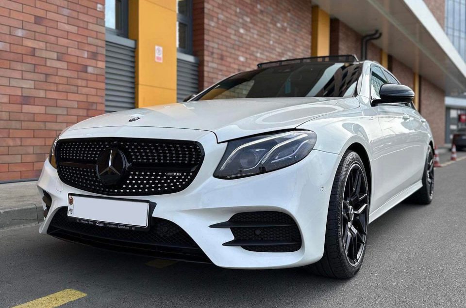 E Class W213 white - Rent Mercedes Moldova